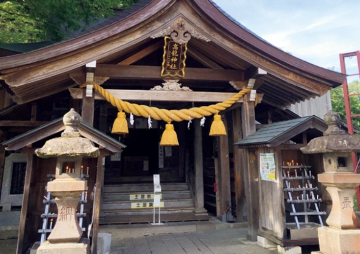 【2024年の金運をアップさせる♡】Love Me Doが選ぶ！龍と白蛇の力でお金持ち体質になれる〝髙龍神社〟を紹介！ | ファッションメディア - andGIRL [アンドガール]